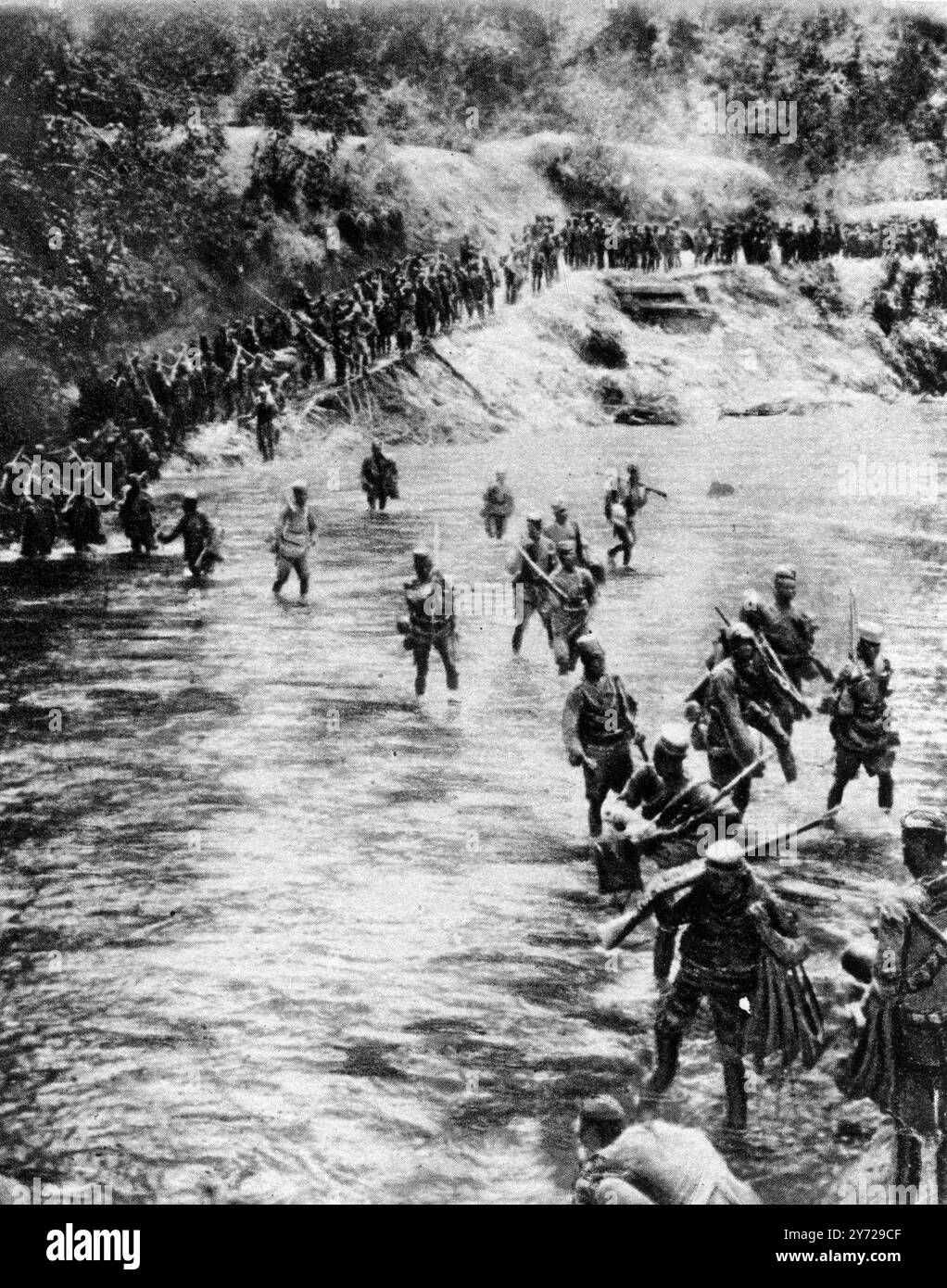 The King's African Rifles crossing the Ruvu River German East Africa ...