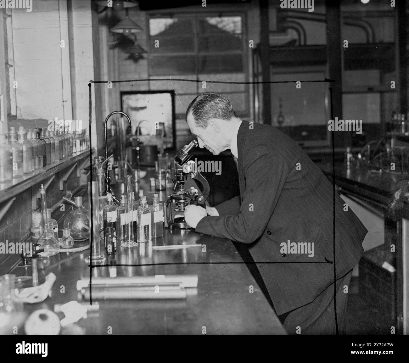 Forensic art Black and White Stock Photos & Images - Alamy