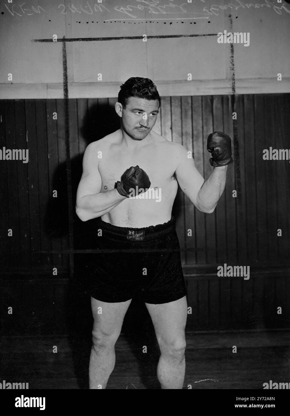 Ken Shaw, holder of the Scottish heavyweight boxing championship is to ...