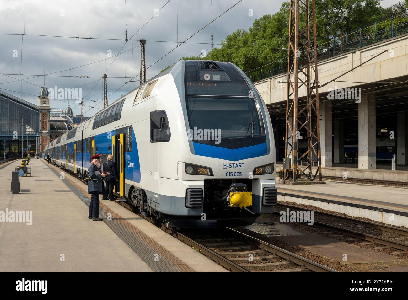 Modern double-decker train at Budapest Nyugati station Stock Photo - Alamy