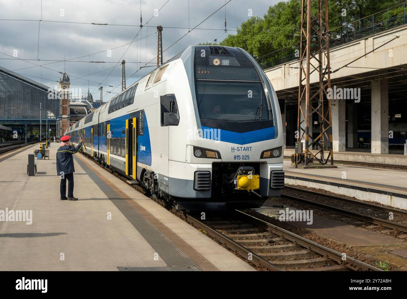 Modern double-decker train at Budapest Nyugati station Stock Photo - Alamy