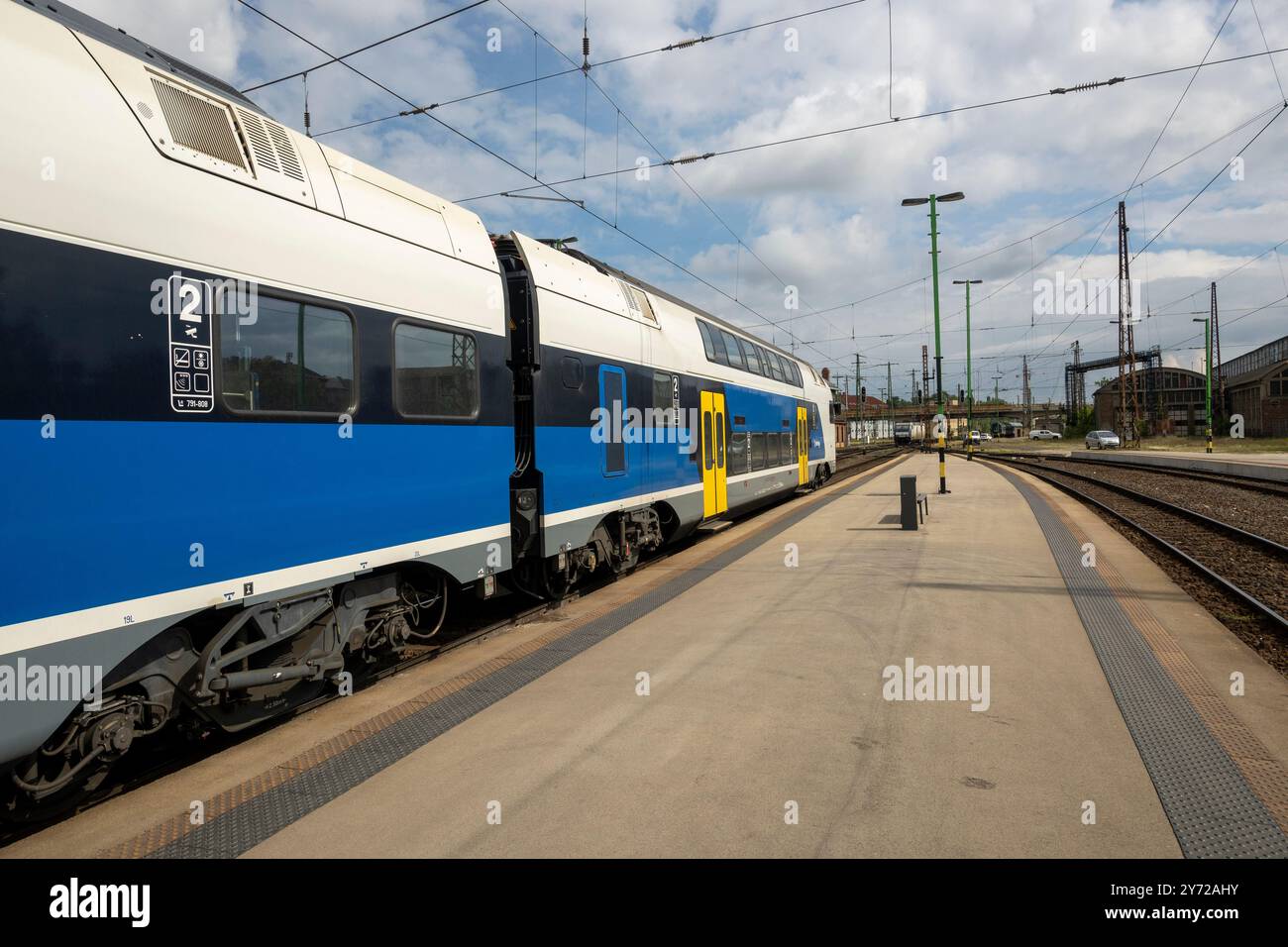 Modern double-decker train at Budapest Nyugati station Stock Photo - Alamy