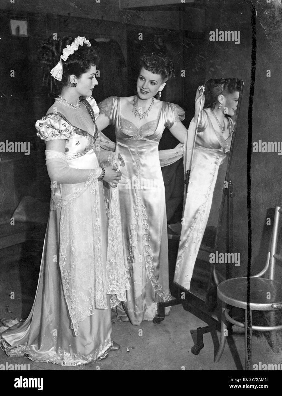1940s british film star hi-res stock photography and images - Alamy