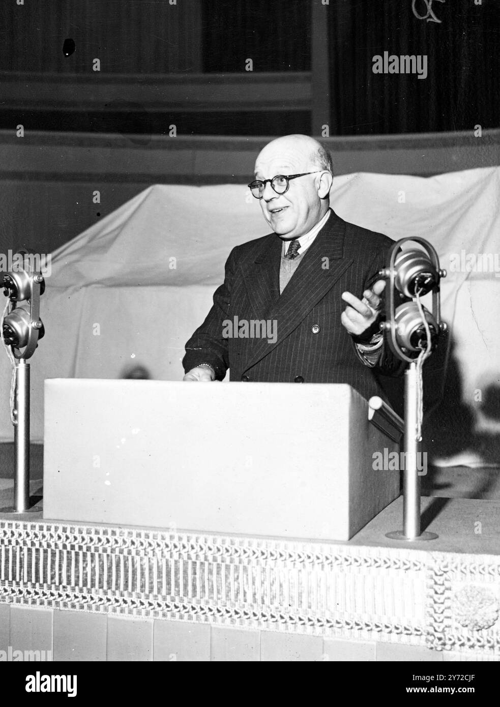 Eloquent speakers hi-res stock photography and images - Alamy