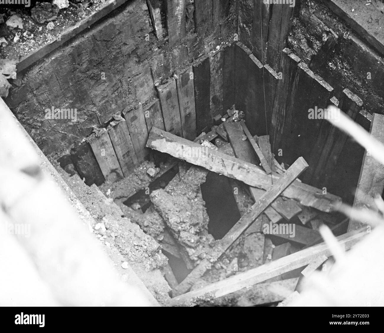 The 1,000Ib bomb in St James's park had its fuse exploded this morning ...