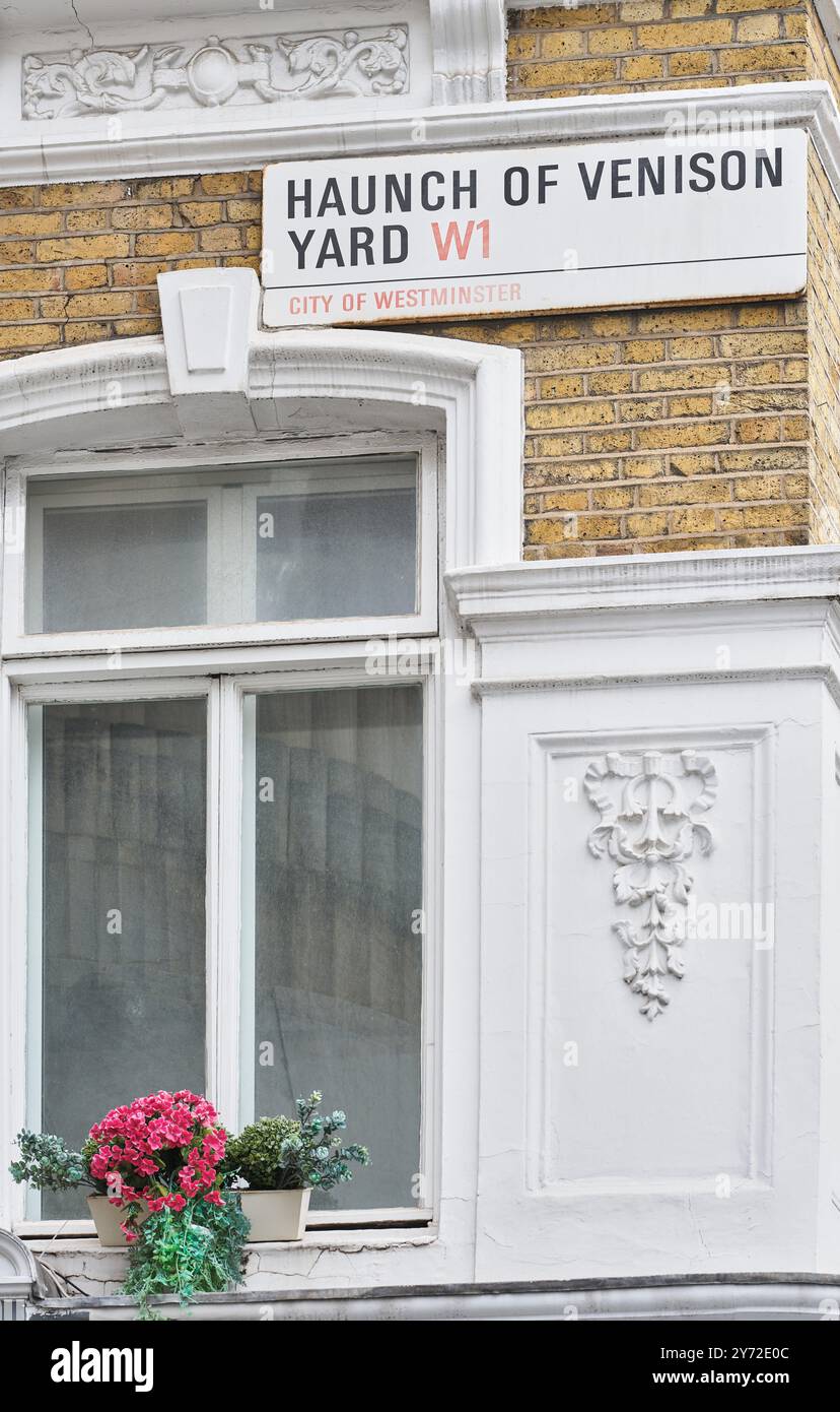 Haunch of Venison Yard, Mayfair, London, England Stock Photo - Alamy