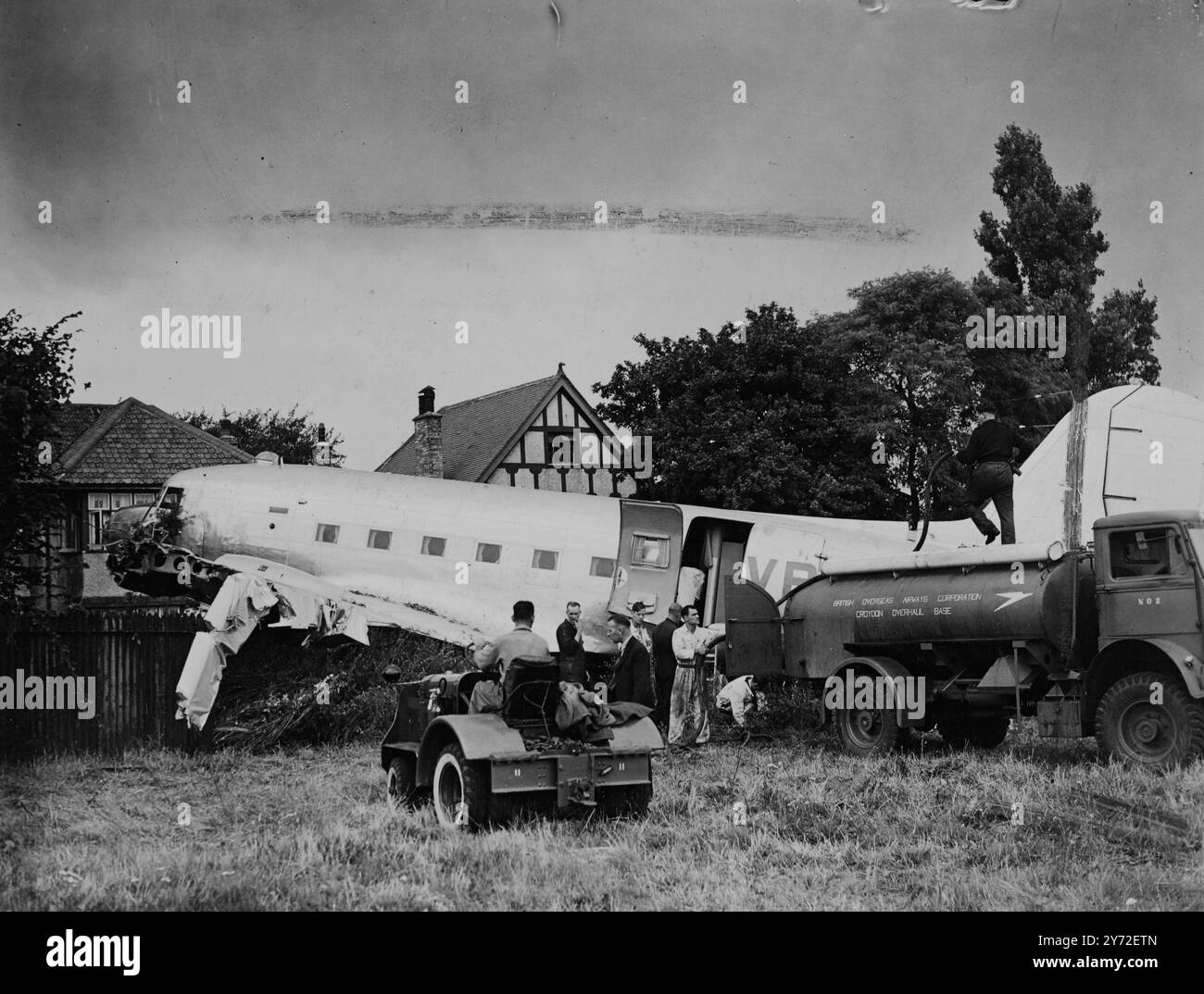 Dakota crash at Croydon. The pilot and navigator of a Hong Kong Airways ...