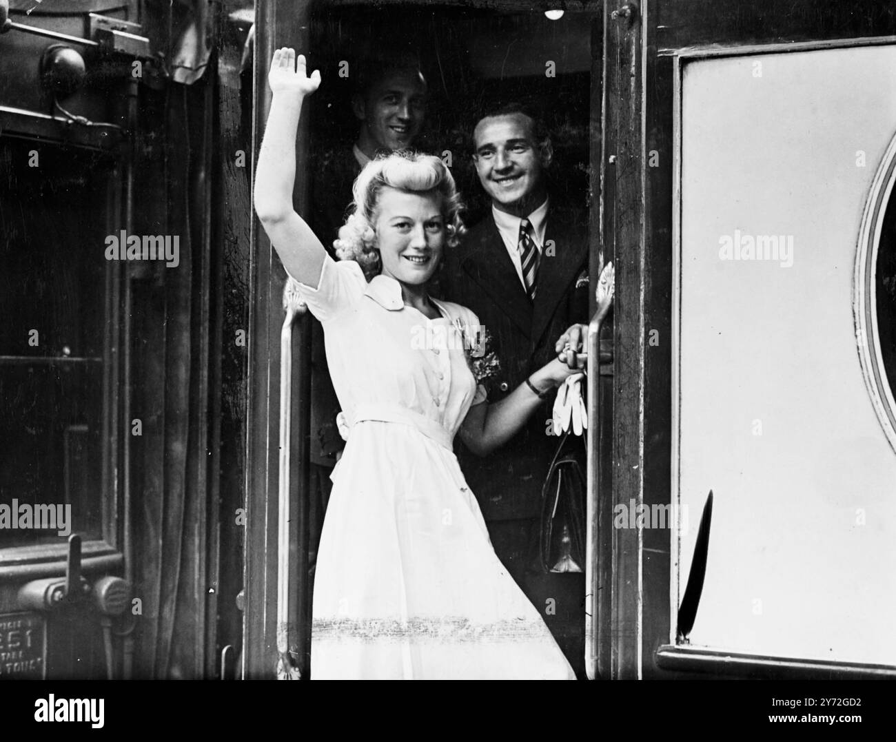 Miss Lillian Layton, 25-year-old holder of the title "Miss Lyons, 1947 ...