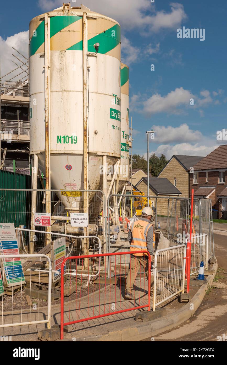 Construction site workers health safety hi-res stock photography and ...