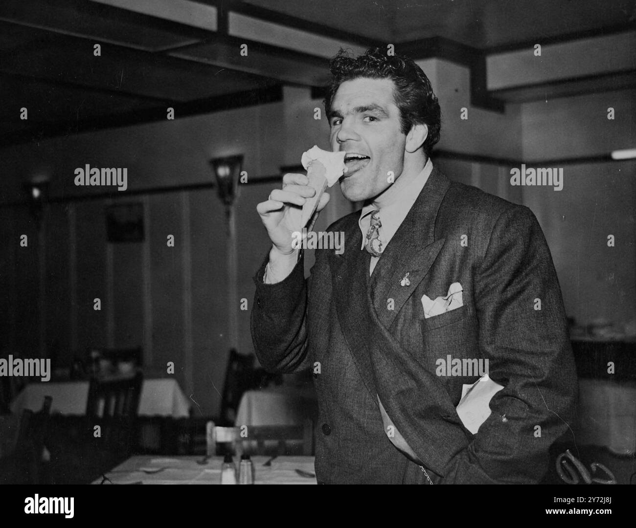 Lloyd marshall boxer hi-res stock photography and images - Alamy