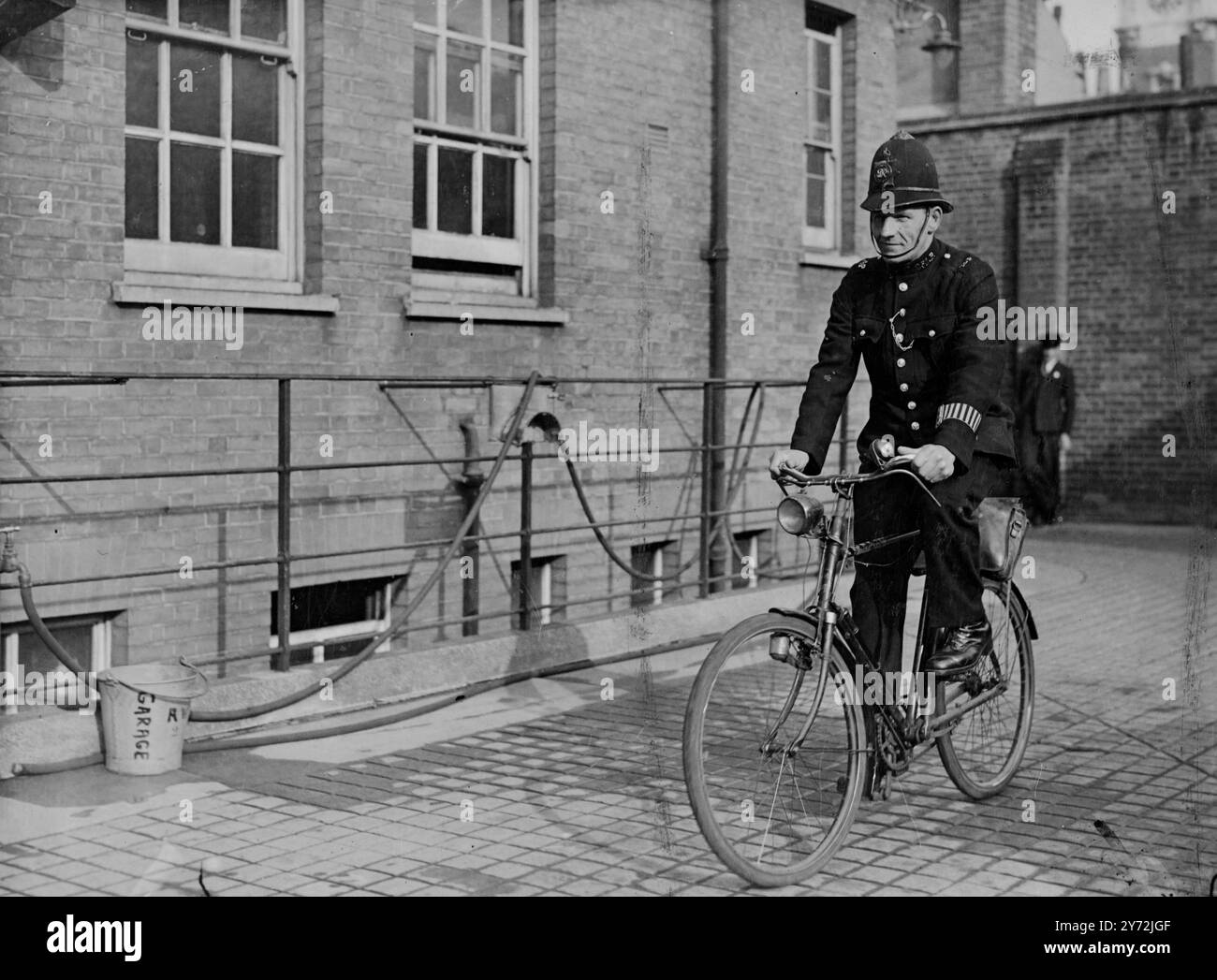 Scotland yard 1940s hi-res stock photography and images - Alamy