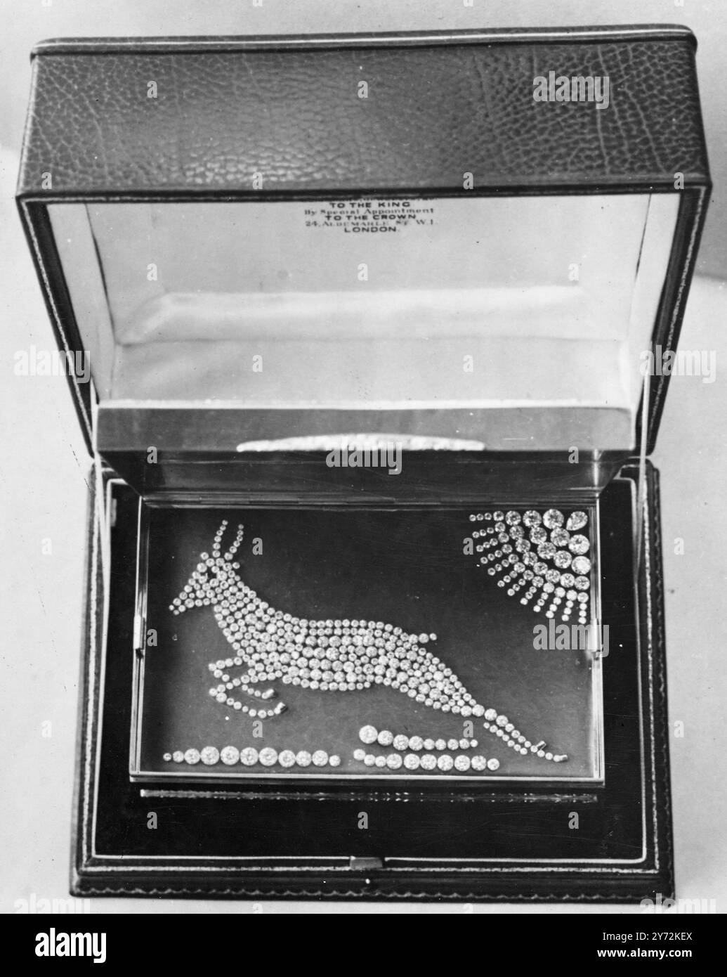 These beautiful diamonds, unset that mounted in works in the form of a ...