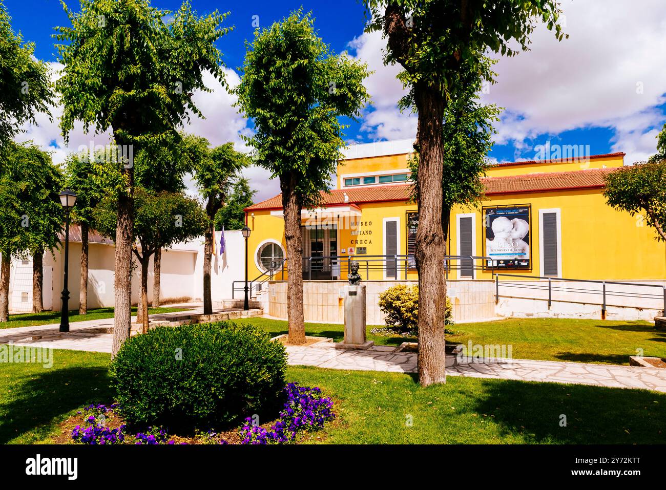 Spanish painter and sculptor hi-res stock photography and images - Alamy