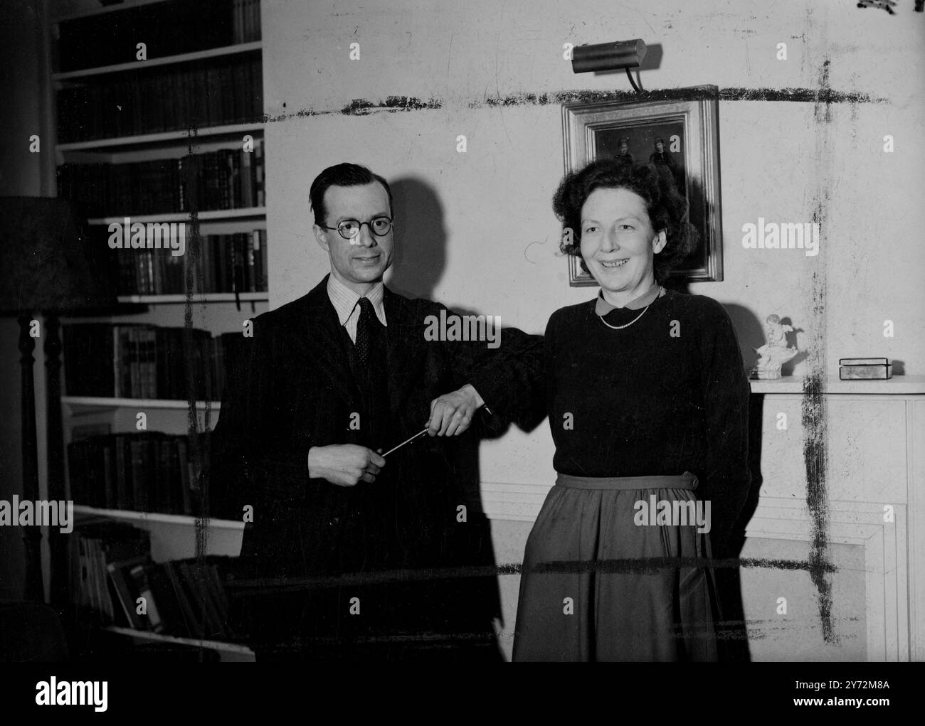 27 40 years hi-res stock photography and images - Alamy