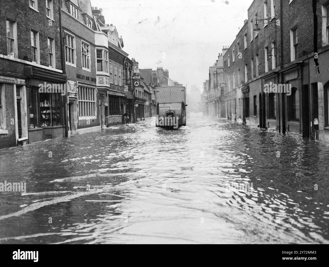 Thames floods monochrome hi-res stock photography and images - Alamy