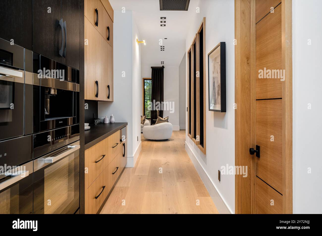 Modern hallway featuring wooden hi-res stock photography and images - Alamy