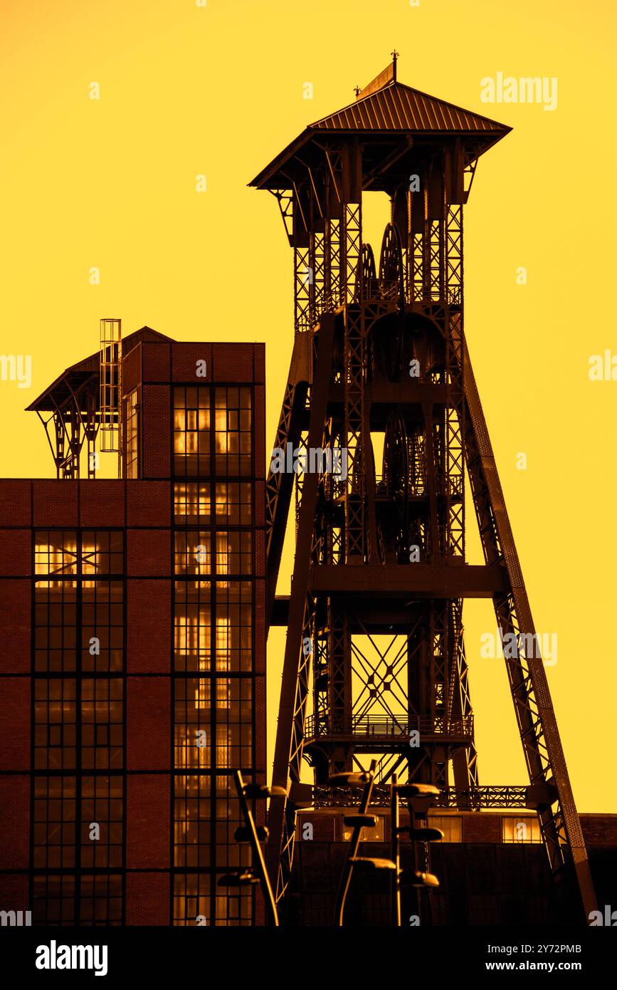 Mine hoist hi-res stock photography and images - Alamy