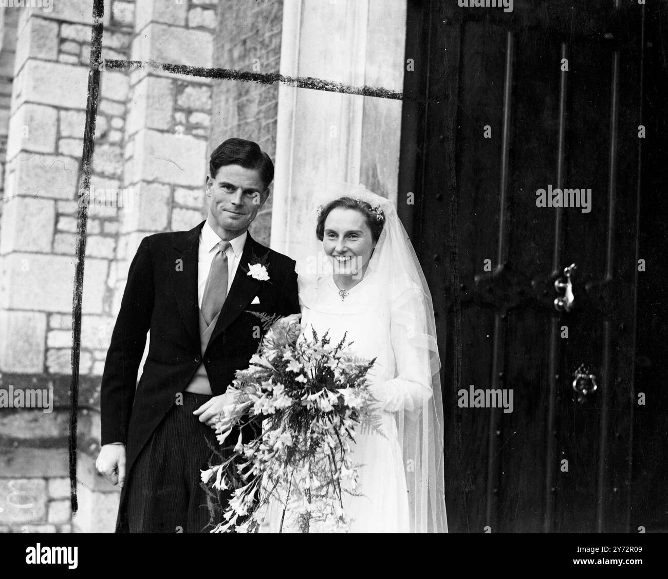 Earls sister weds. Lady Angela Courtenay, sister of the 17th Earl of ...