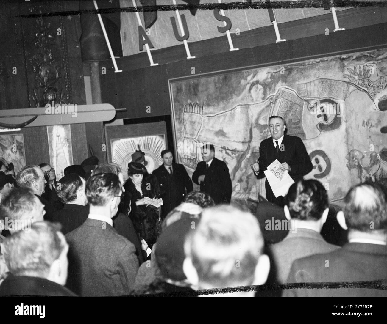 High Commissioner opens Australian Aboriginal Art Exhibition. The Rt ...