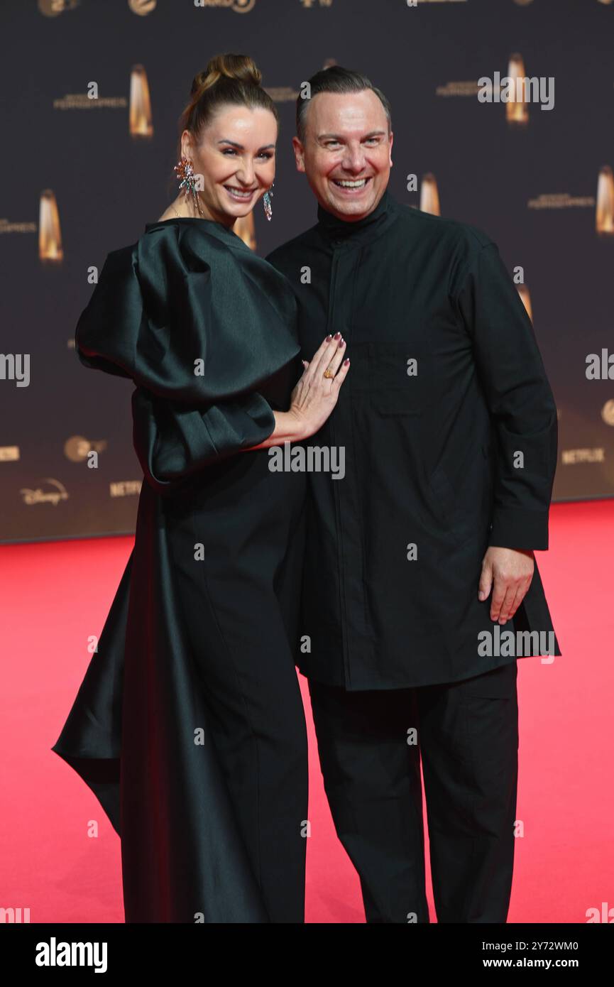 Koch Tim Raue und Ehefrau Katharina kommt zur Gala und Verleihung des ...