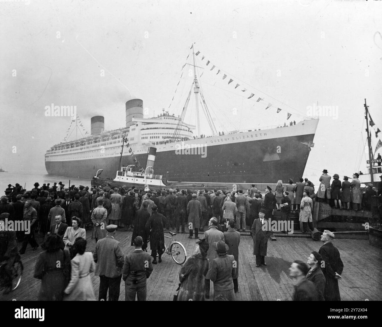 The 83,000 ton Cunard-White Star Liner "Queen Elizabeth" cast off her ...