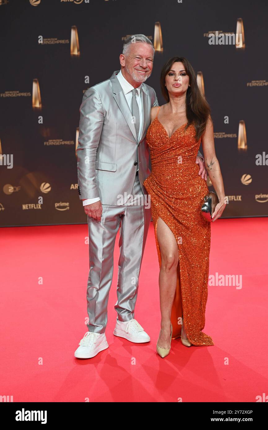 Schauspielerin Natalia Avelon mit Freund Otto Steiner kommt zur Gala ...