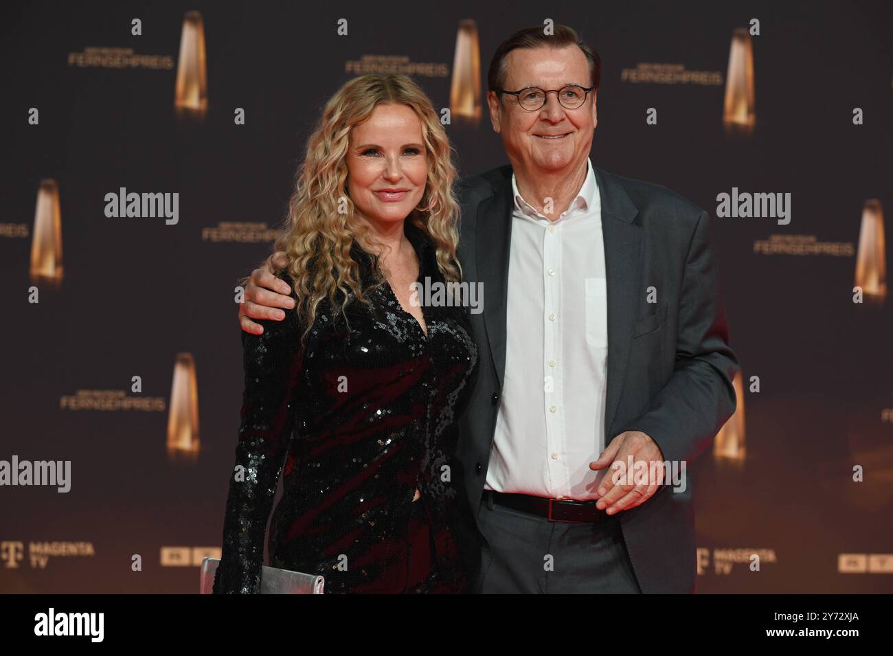 Moderatorin Katja Burkard und ihr Mann Hans Mahr kommen zur Gala und ...