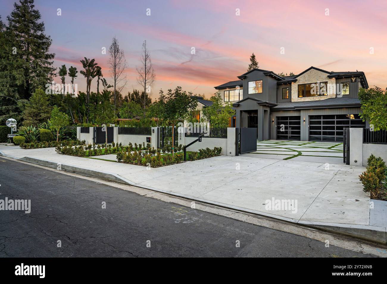 Luxuary Front Yard Driveway 30 Driveway Landscaping Ideas: Boost Your