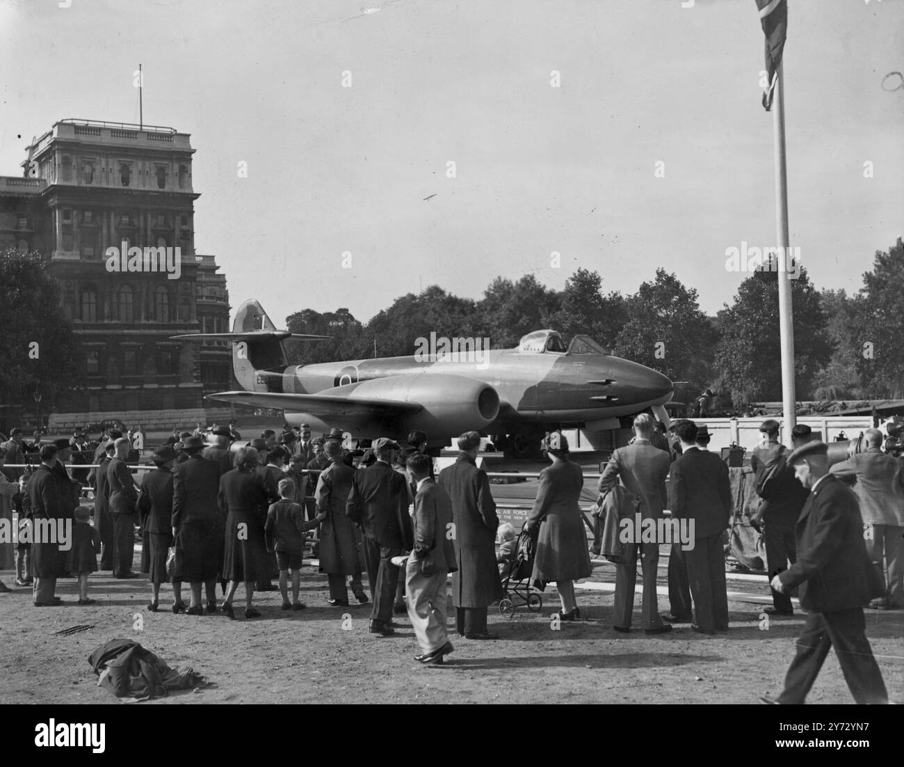Record-breaking jet on show, one of Britain's record-breaking Gloster ...