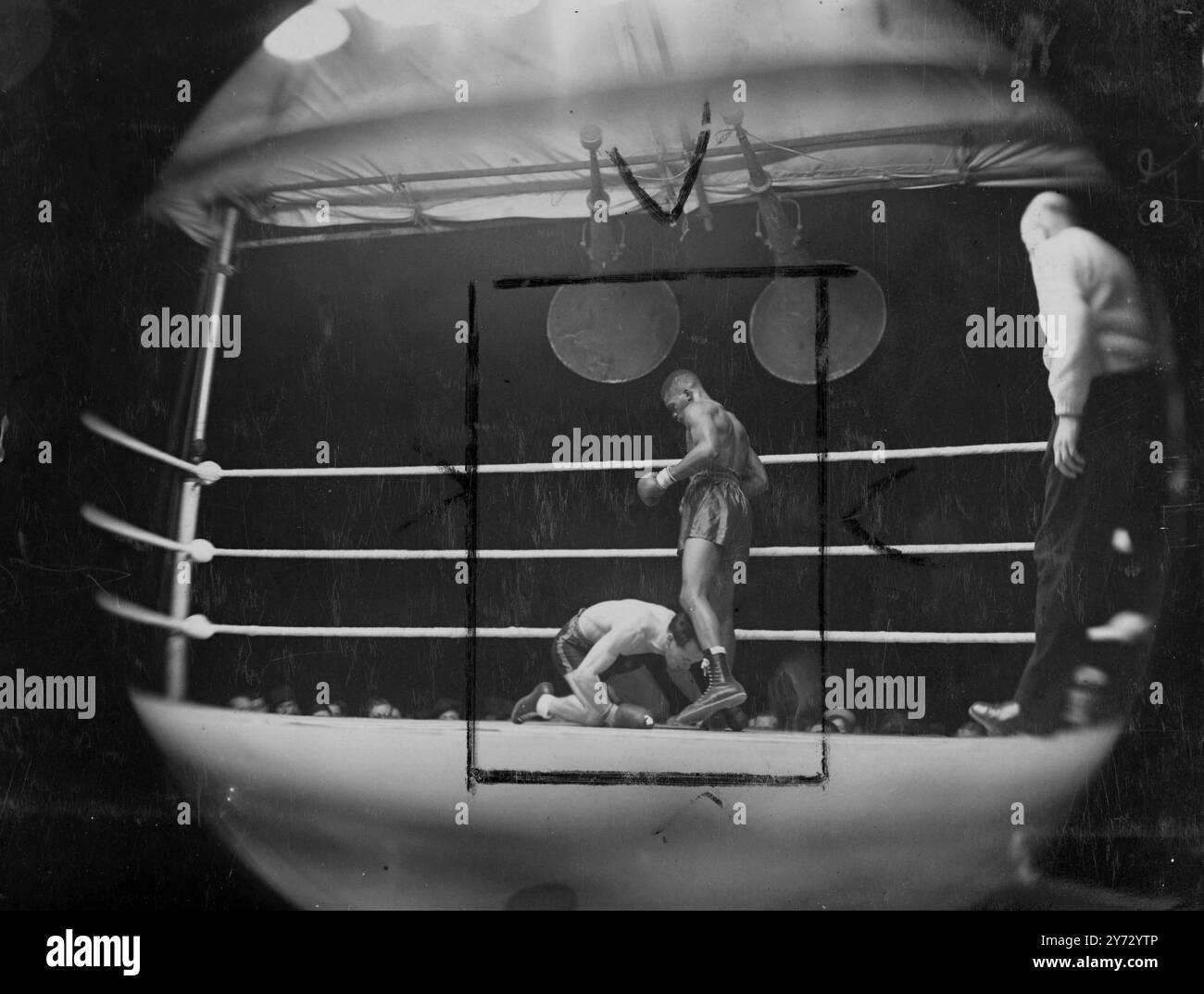 Ronnie james boxing hi-res stock photography and images - Alamy