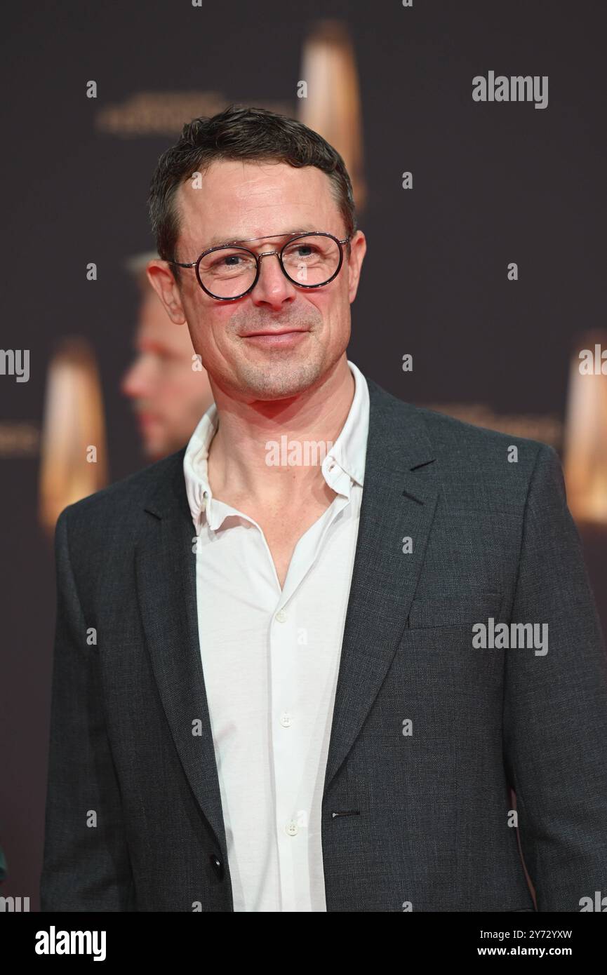 Moderator Alexander Bommes kommt zur Gala und Verleihung des Deutschen ...