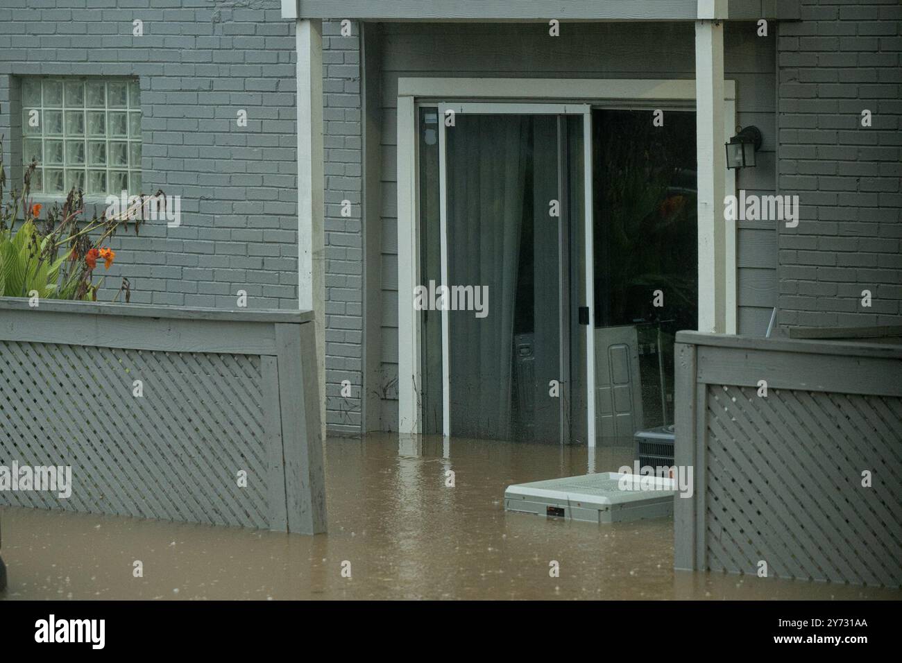 Hurricane helene atlanta flooding hi-res stock photography and images ...