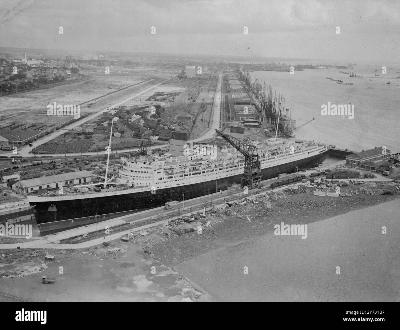Aerial new york 1940s hi-res stock photography and images - Alamy