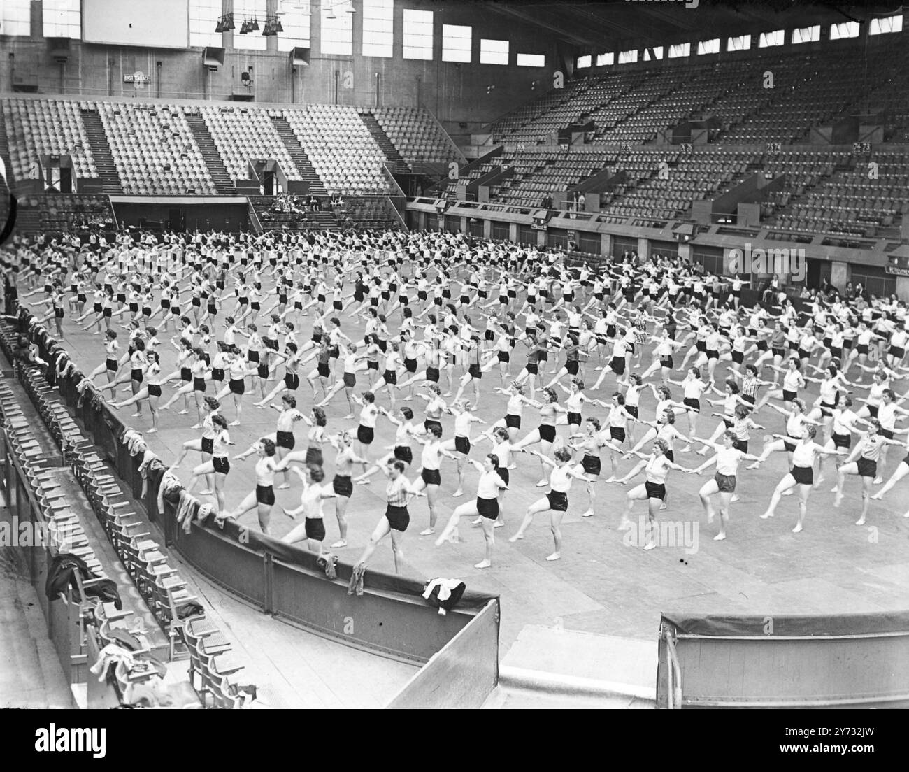 The first peace-time rally of the women's league of health and beauty ...
