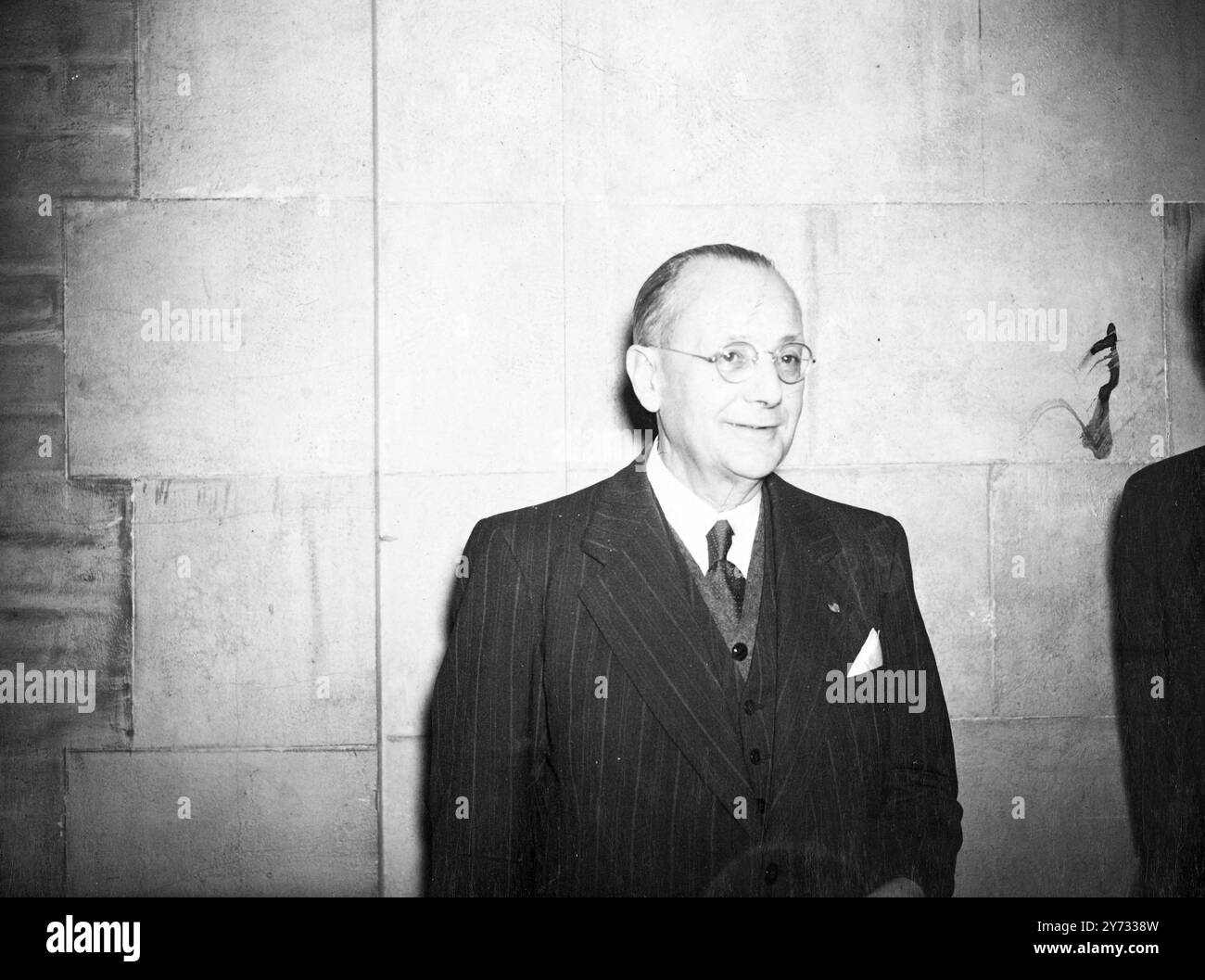 Shadow organisation hi-res stock photography and images - Alamy