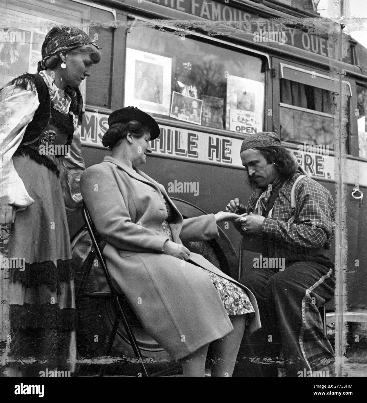 Fortune teller fair hi-res stock photography and images - Alamy