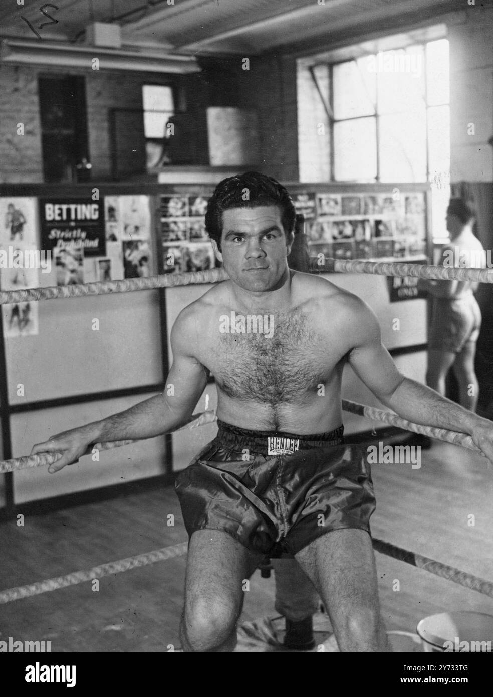 English boxing champion Freddie Mills. 24 April 1946 Stock Photo - Alamy