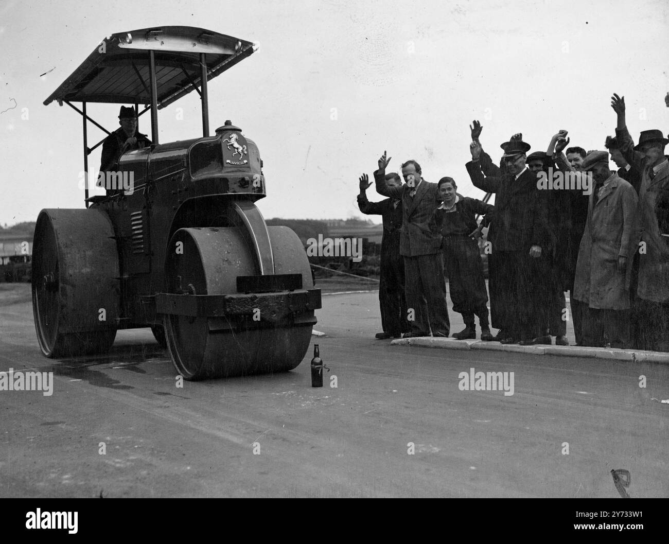 1940s road roller Black and White Stock Photos & Images - Alamy