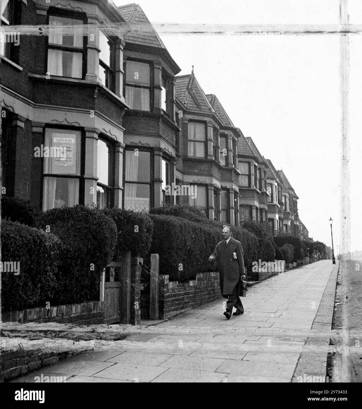 Walking home from work hi-res stock photography and images - Alamy