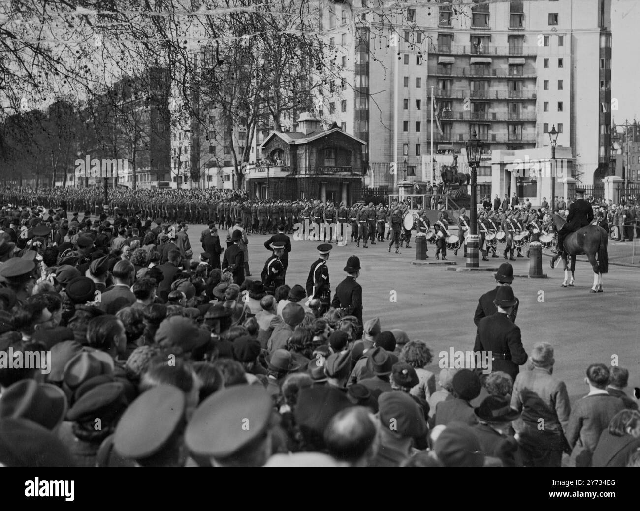 Princess Elizabeth took the salute at a march of more than 5000 army ...