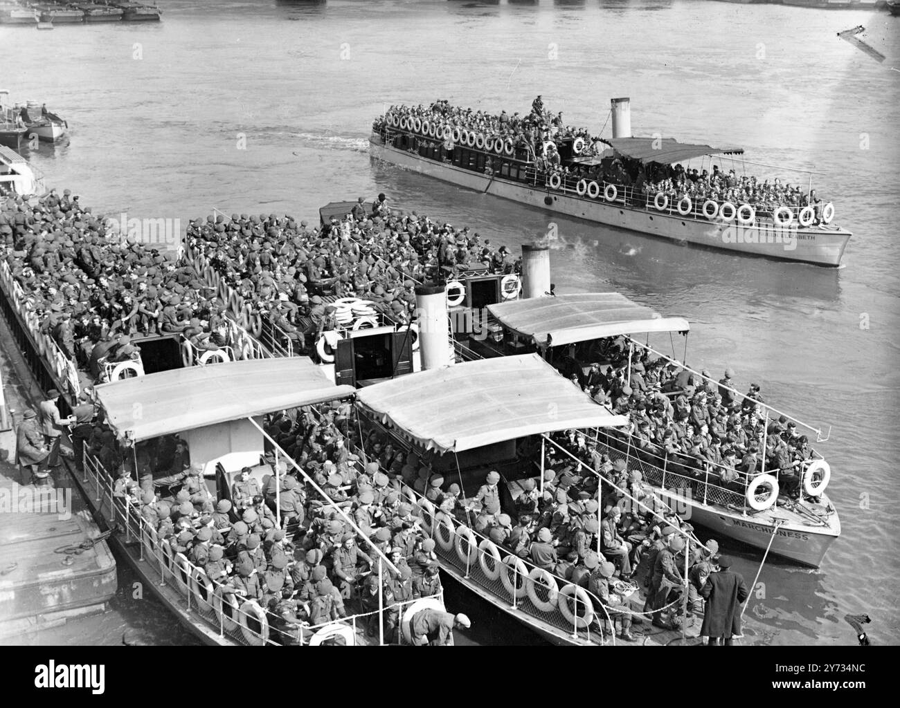 5000 boys between the ages of 14 and 18 in London to attend a great ...