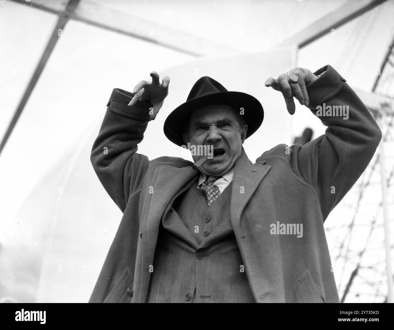 Horror star arrives. Film - land's prime ' horror ' actor - Bela Lugosi ...