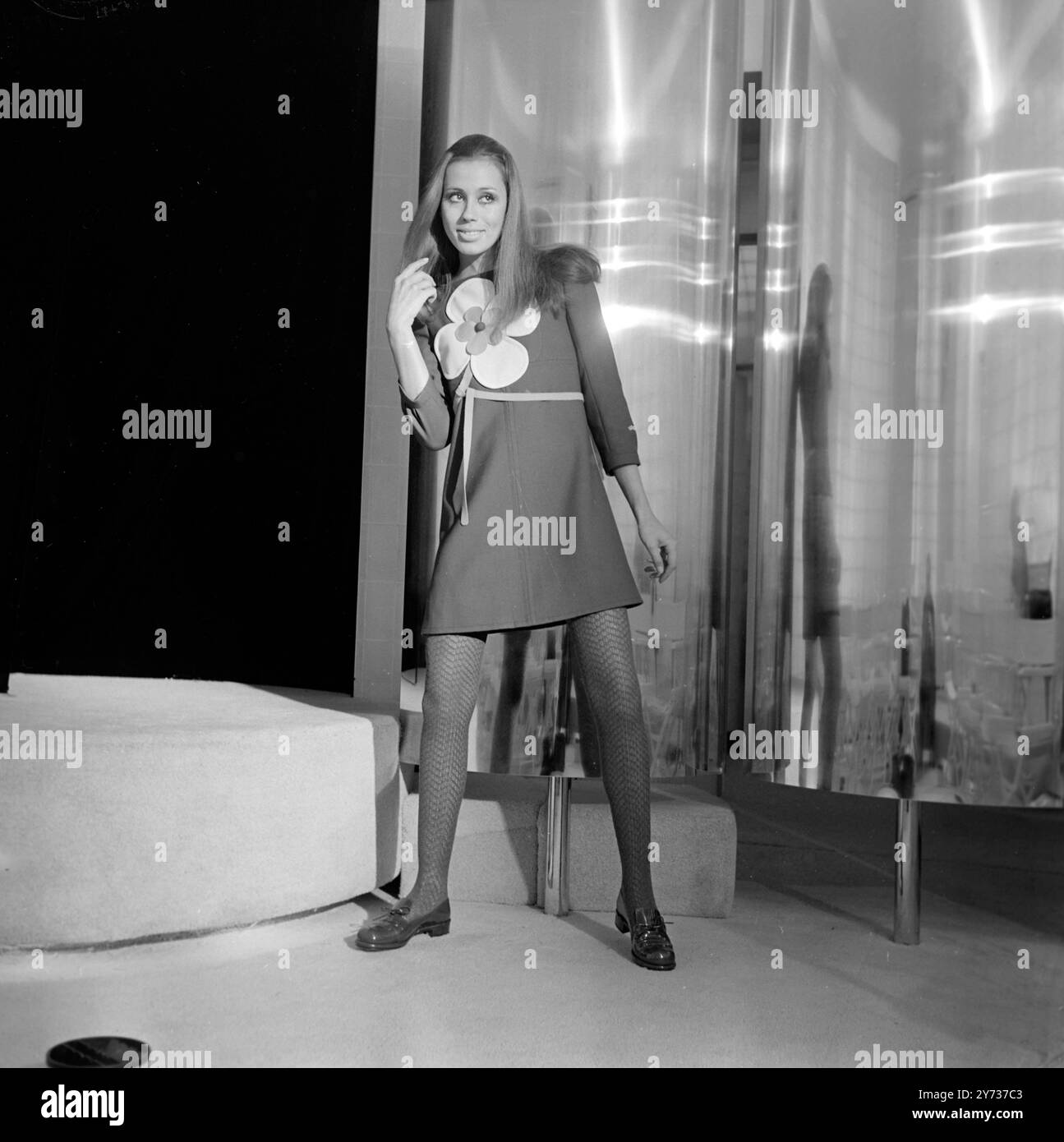 1960s fashion model girl hi-res stock photography and images - Alamy