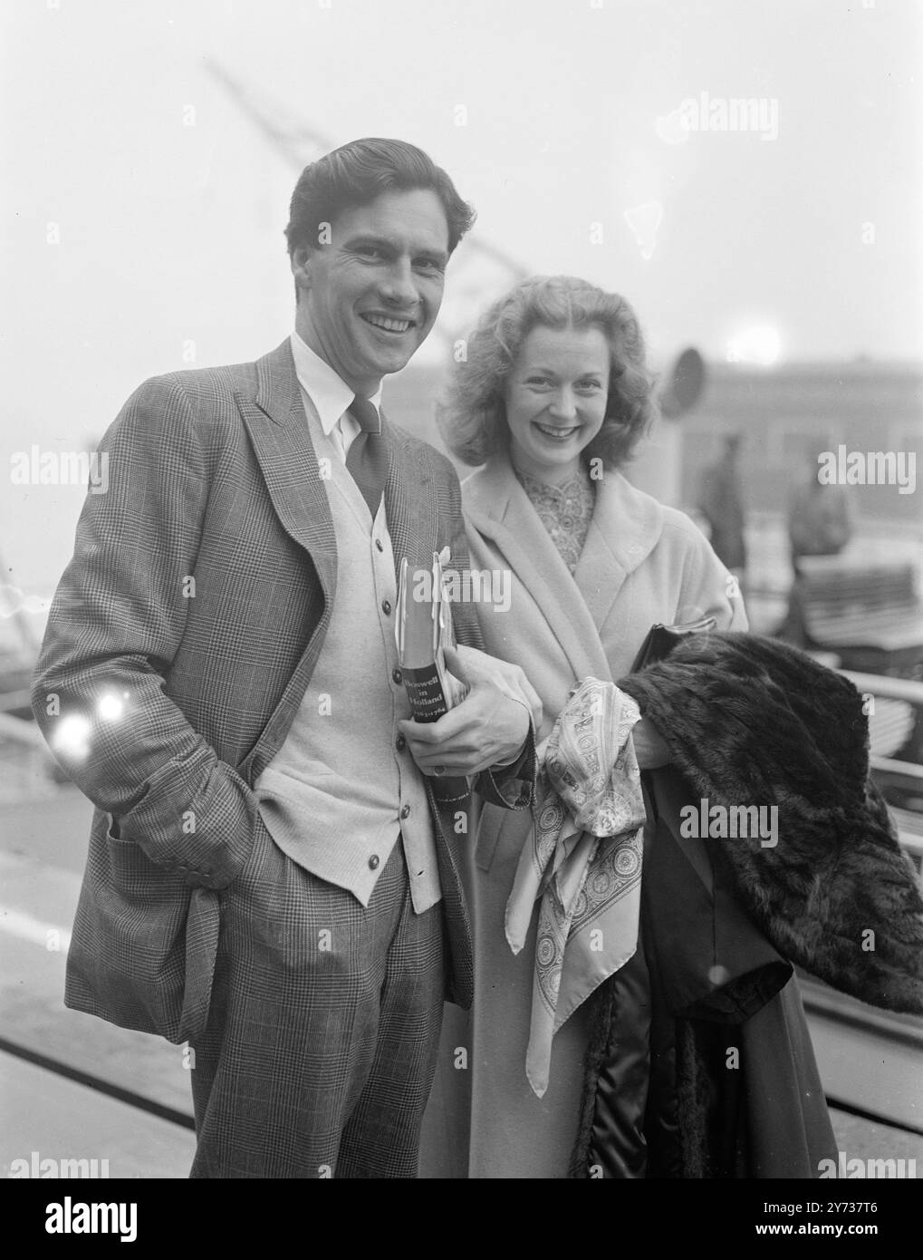 Moira Shearer comes home . Prima Ballerina of the Sadler ' s Wells ...