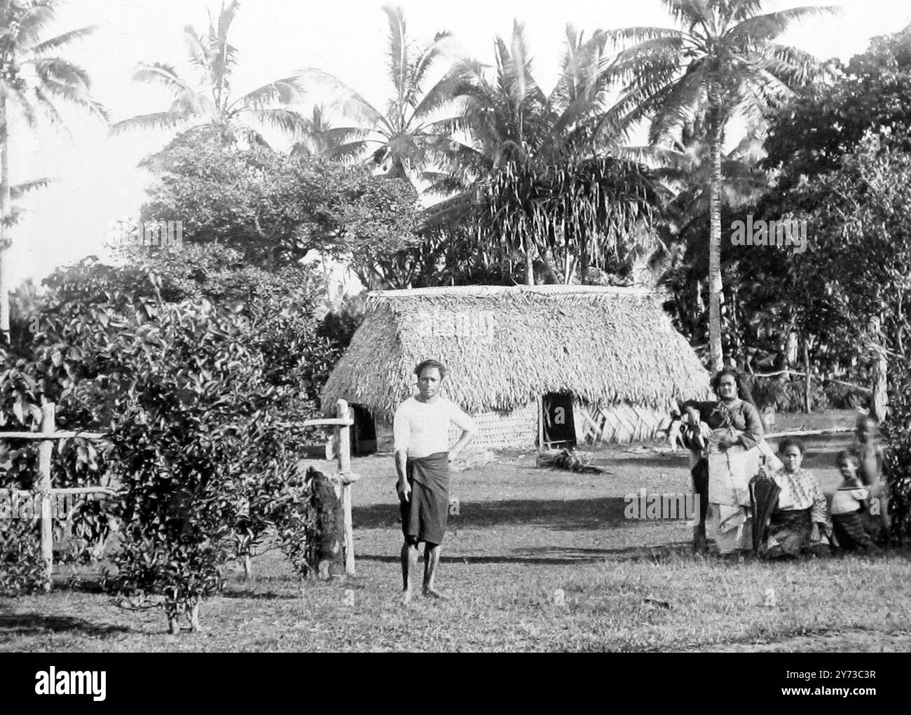 Tonga village house hi-res stock photography and images - Alamy