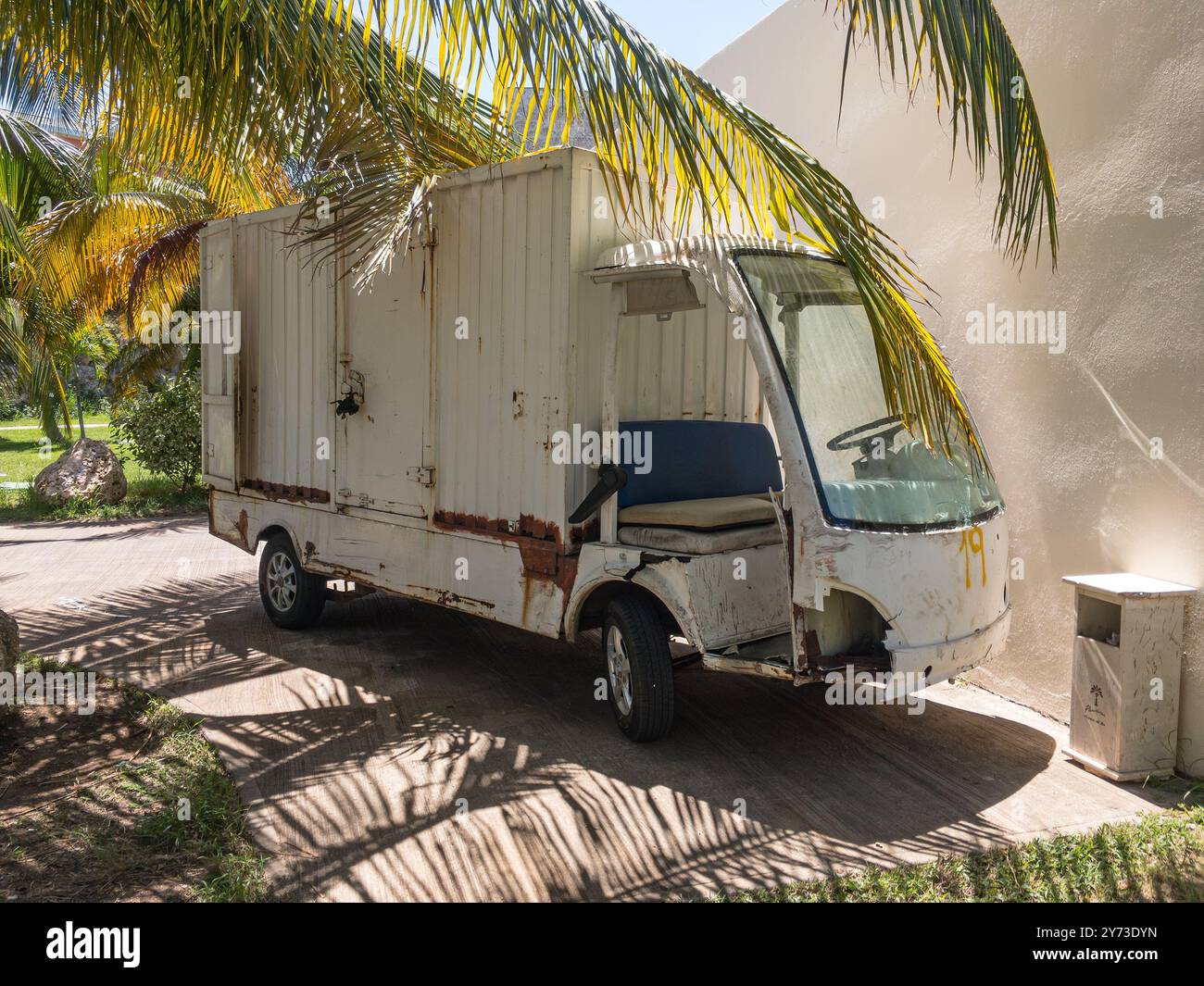 Damaged car battery box hi-res stock photography and images - Alamy