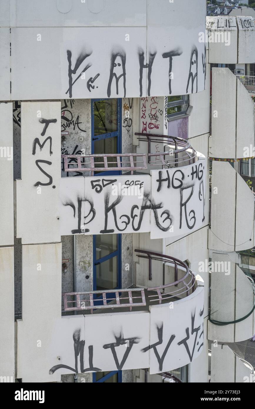 Graffiti, graffitied balconies, social housing, Kreuzberg centre ...