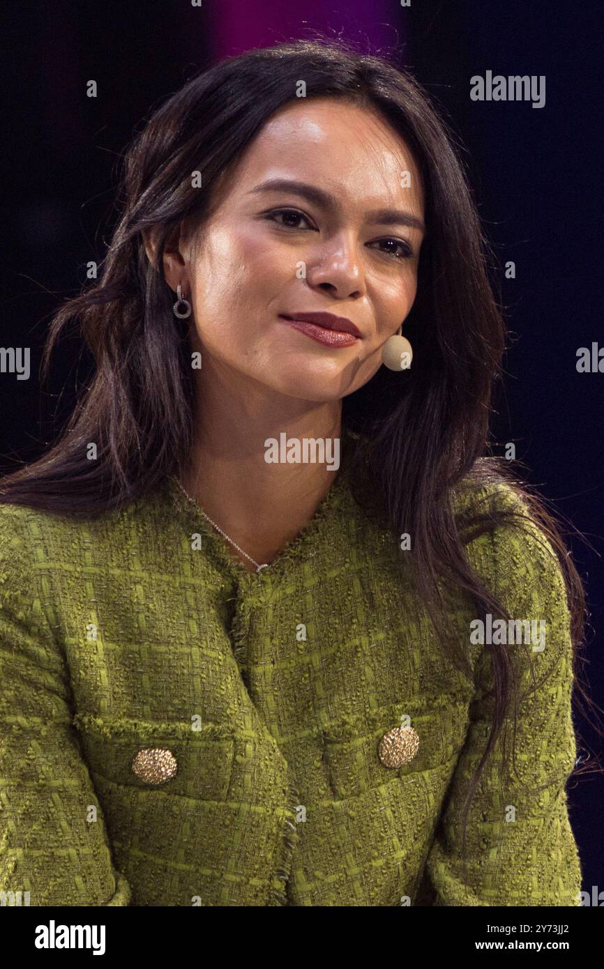 Lizzy burden hi-res stock photography and images - Alamy