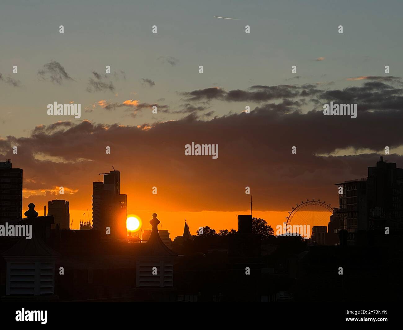 London mansions sun hi-res stock photography and images - Alamy