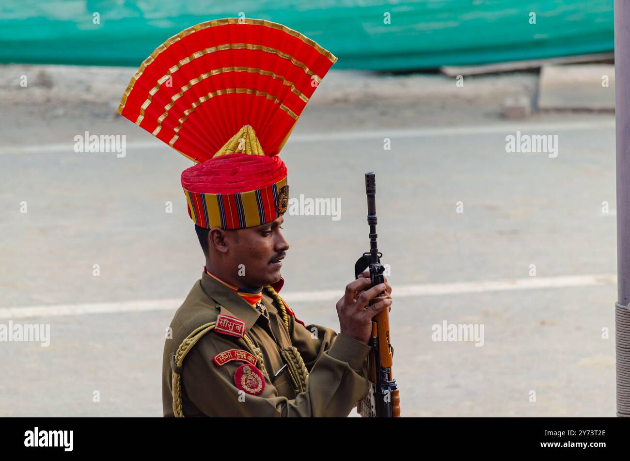 Border Security Force (BSF) guards at the Wagah Attari Border, Punjab ...